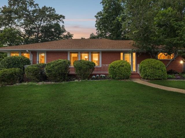 821 Mount Belvoir Dr, Chattanooga, TN 37412