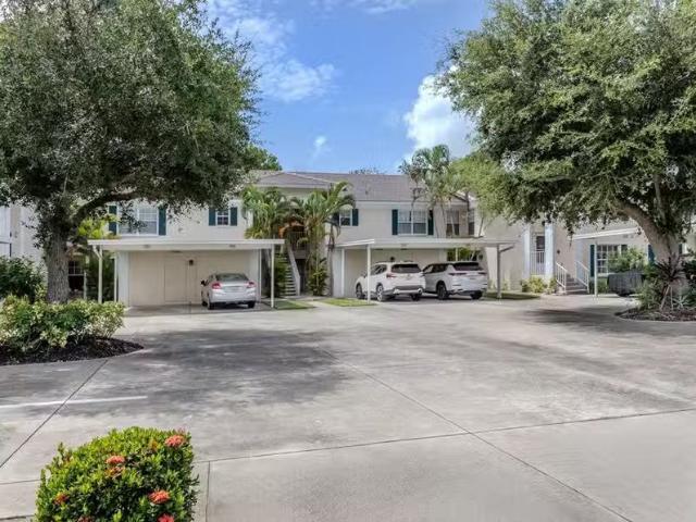 821 Montrose Dr #103, Venice, FL 34293 MLS N6133400