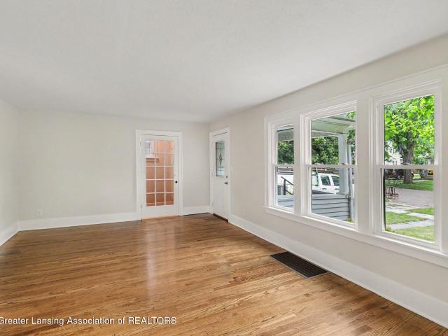 821 N Verlinden Avenue