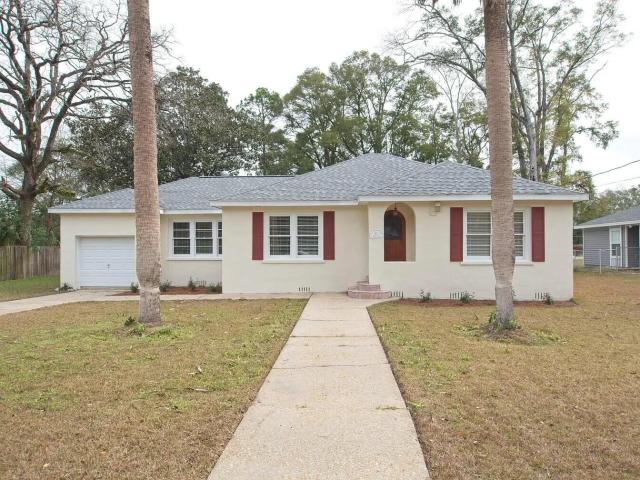 821 N Brett St, Crestview, FL 32536 | MLS #1000 | Compass