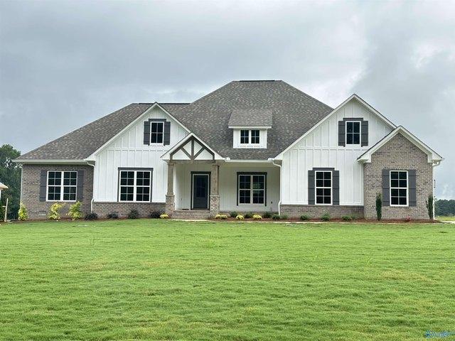 821 N College St, Glencoe, AL 35905