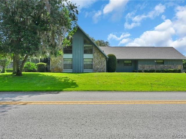 821 N Golf Course Dr, Crystal River, FL 34429