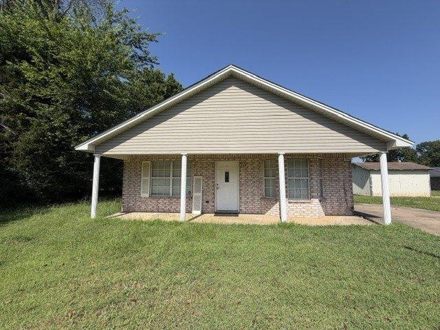 821 N Hillcrest St, Clarksville, AR 72830
