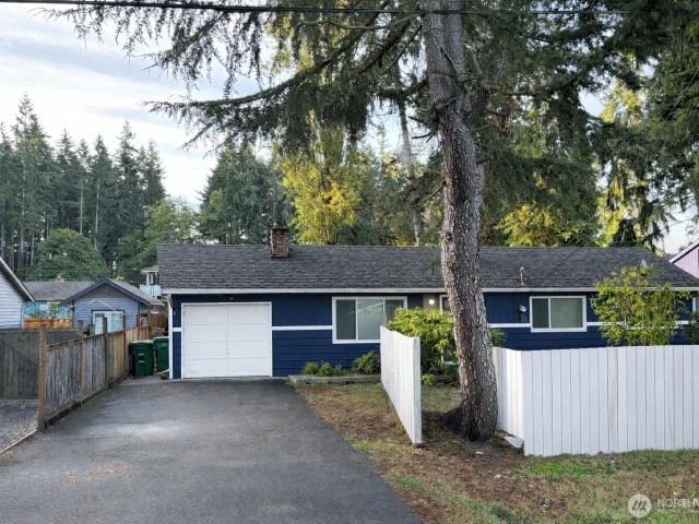 821 NE 195th St, Shoreline, WA 98155 | MLS #2447 | Compass