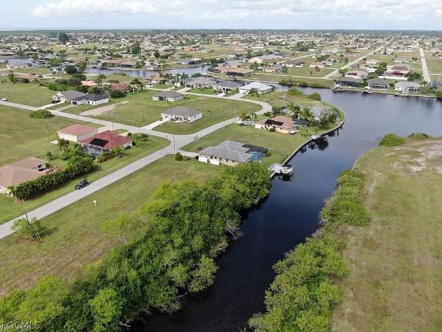 821 NW 33rd Pl, Cape Coral, FL 33993 | MLS #2026009