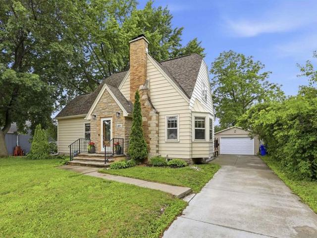 821 S Weimar St, Appleton, WI 54915