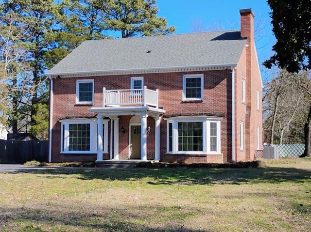 821 S Williams St, Henderson, NC 27536