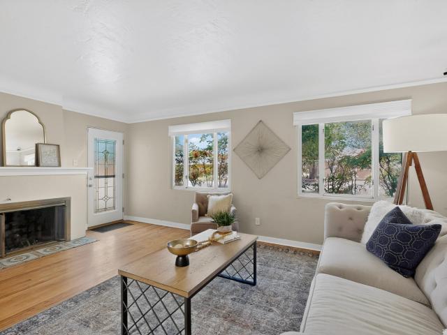 821 Solano Drive NE