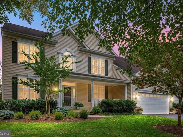 821 Santmyer Dr SE, Leesburg, VA 20175