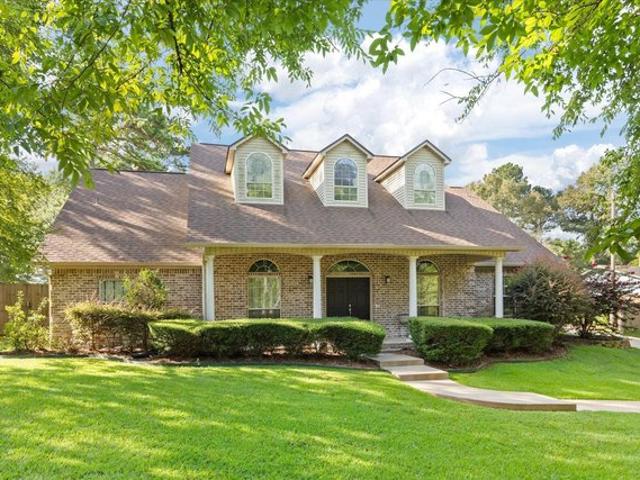 821 Shadowood Dr, Marshall, TX 75672