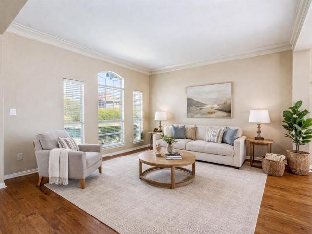 821 Shorewood Drive