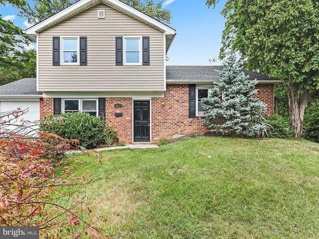 821 Sweetbriar Dr, Warminster, PA 18974