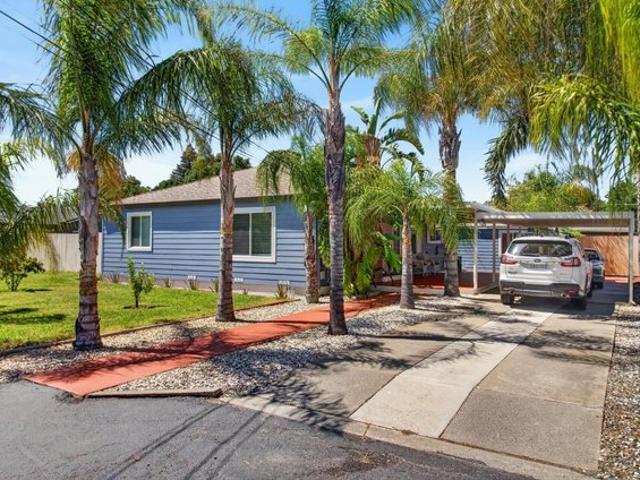 821 Park Rd, Sacramento, CA 95838