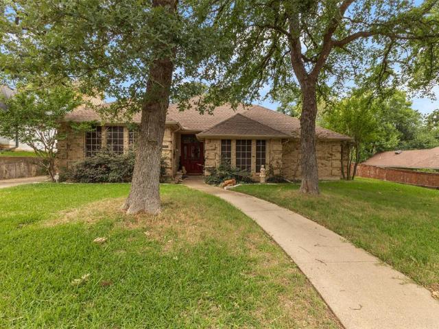 821 Red Oak Drive