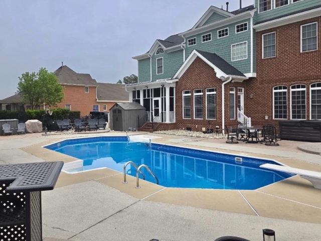 821 Redleafe CIR