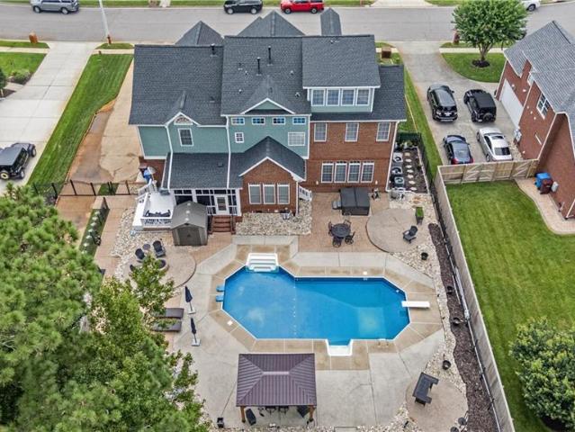 821 Redleafe CIR