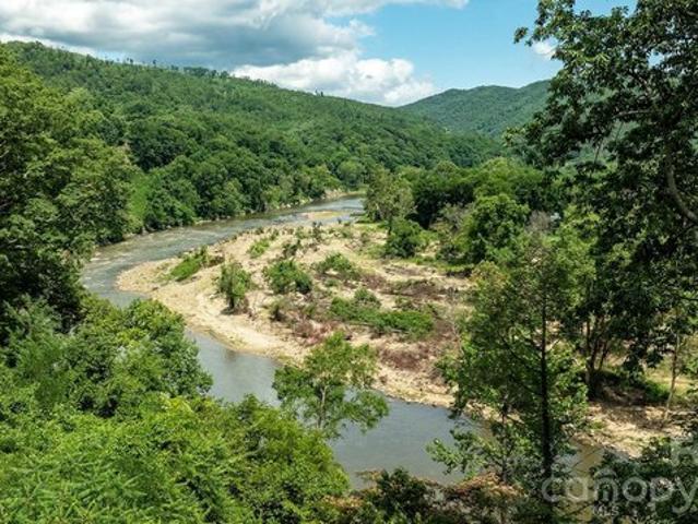 821 River Rd, Hot Springs, NC 28743