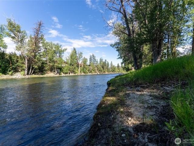 821 Riverside St, Winthrop, WA 98862