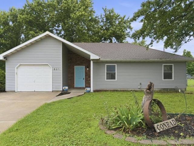 821 W Pearl St, Bolivar, MO 65613