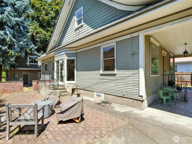 821 Valencia Street