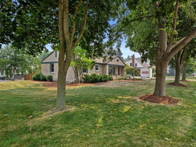 8224 N Whitney Rd