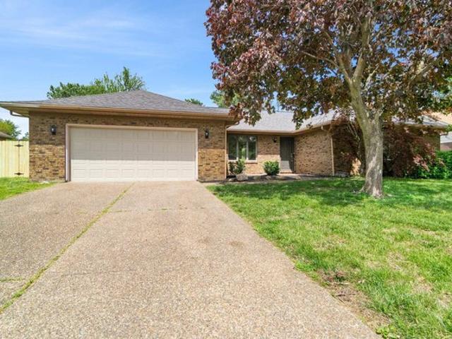 8224 E Heritage Dr, Evansville, IN 47715