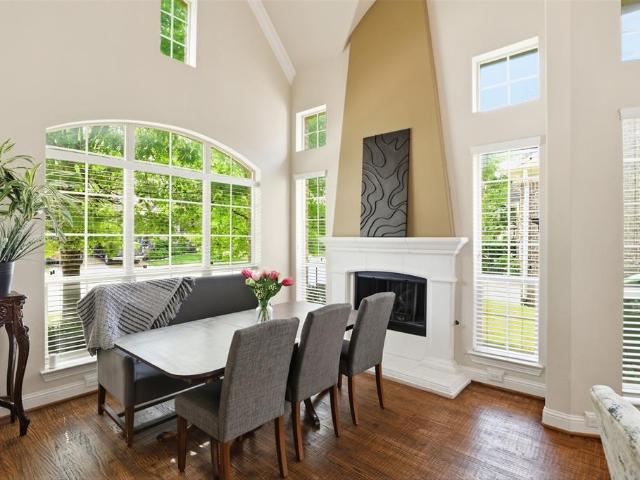 8224 Lindsay Gardens