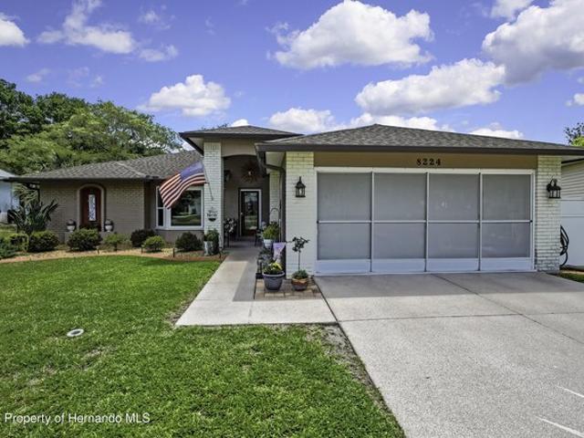 8224 Sugarbush Dr, Spring Hill, FL 34606