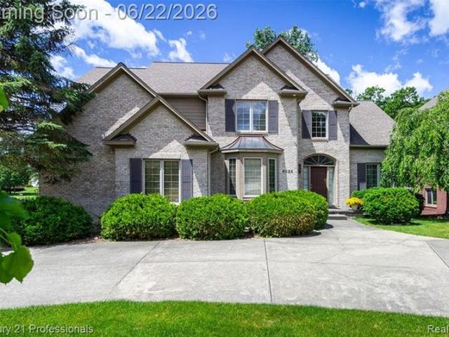 8225 Brookstone Ln, Clarkston, MI 48348