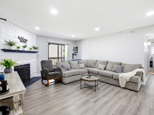 8225 Fairmount Dr Apt 5 105, Denver, CO 80247