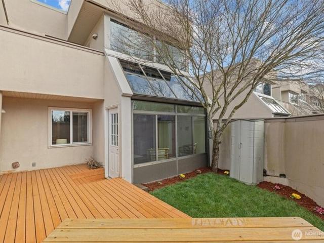 8225 th St SW Apt 304, Edmonds, WA 98026