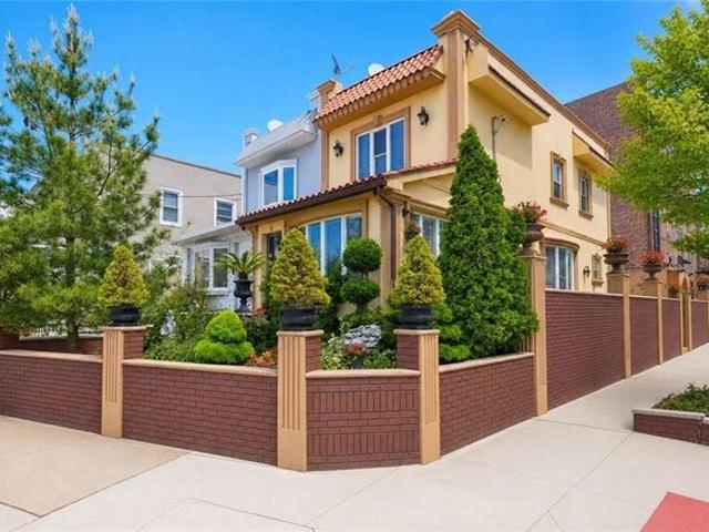 8225 7th Ave, Brooklyn, NY 11228