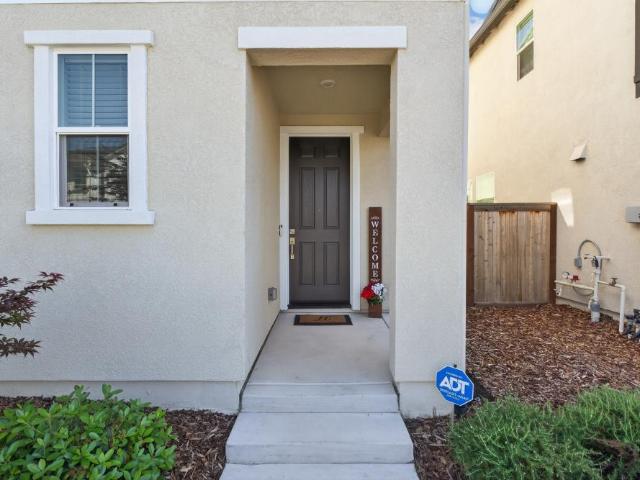 8226 Ocho Way, Elk Grove, CA 95757 | MLS #226040 | Compass