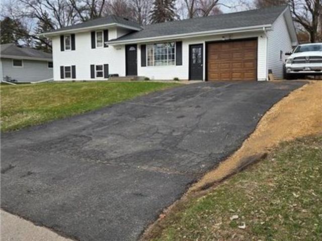 8226 Hillside Trl S, Cottage Grove, MN 55016