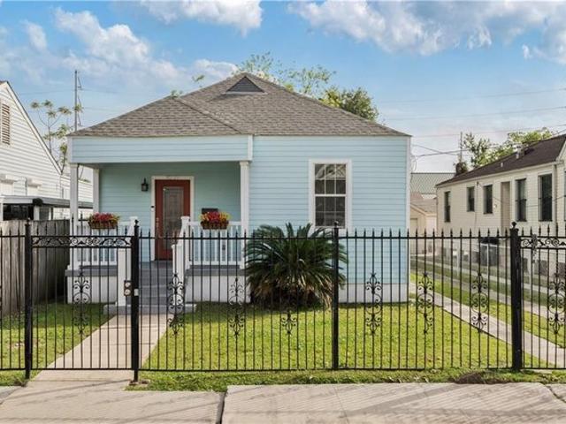 8227 Oleander St, New Orleans, LA 70118