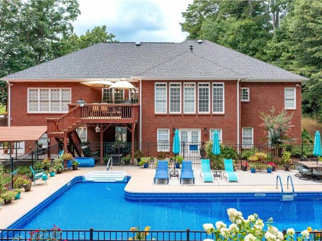 8227 Farmington Lane