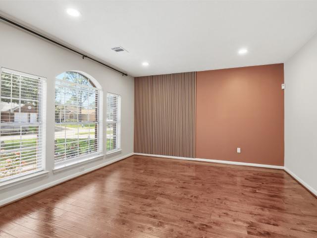 8227 Squires Place Drive