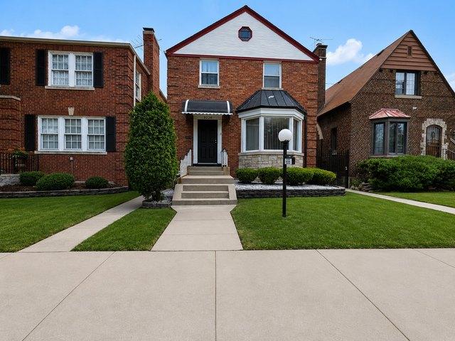 8228 S Paxton Ave, Chicago, IL 60617