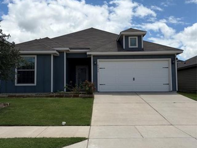8228 Smokey Creek Pass, Fort Worth, TX 76179