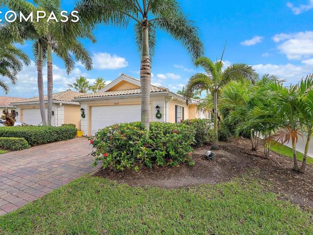 8229 St Johns Ct, Wellington, FL