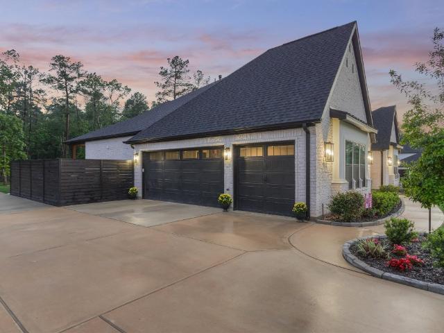 8220 Cavell Ct