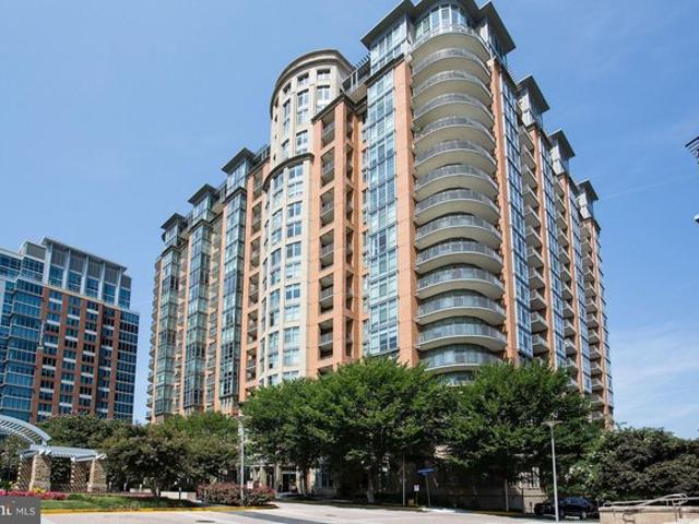 8220 Crestwood Heights Dr Apt 714, McLean, VA 22102