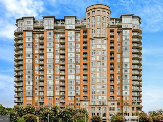 8220 Crestwood Heights Dr Apt 812, McLean, VA 22102