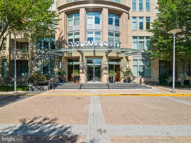 8220 Crestwood Heights Drive # 511