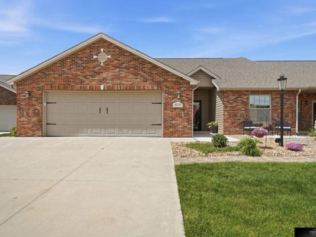 8220 Trail Ridge Ct, Lincoln, NE 68505