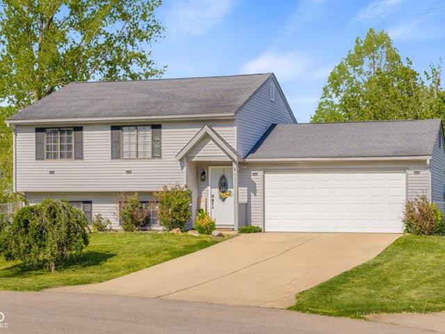 8221 N Chaucer Ct, Columbus, IN 47201