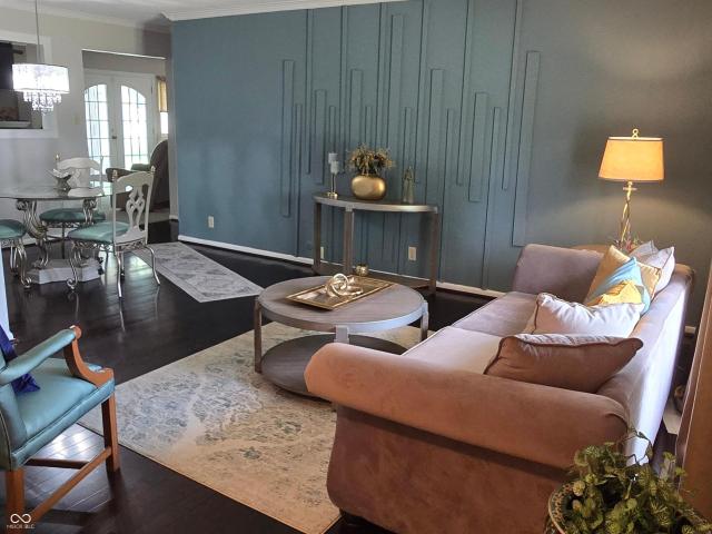 8221 Orchid Lane