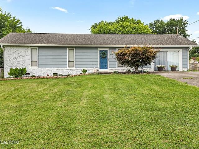 8221 Broken Arrow Dr, Knoxville, TN 37923
