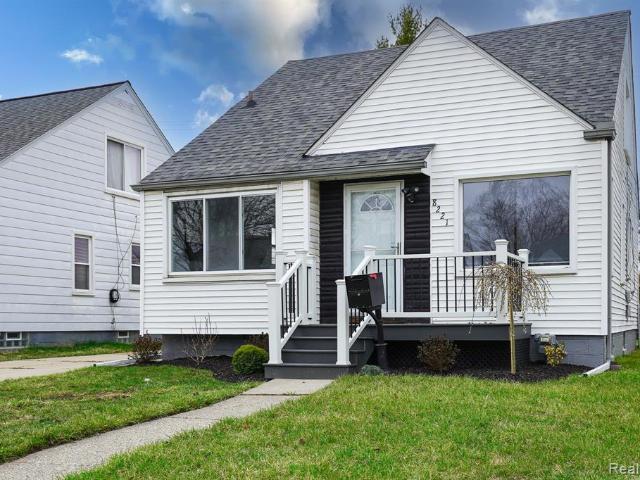 8221 Coolidge