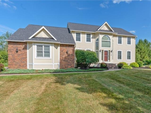 8222 Ashington Dr, Baldwinsville, NY 13027